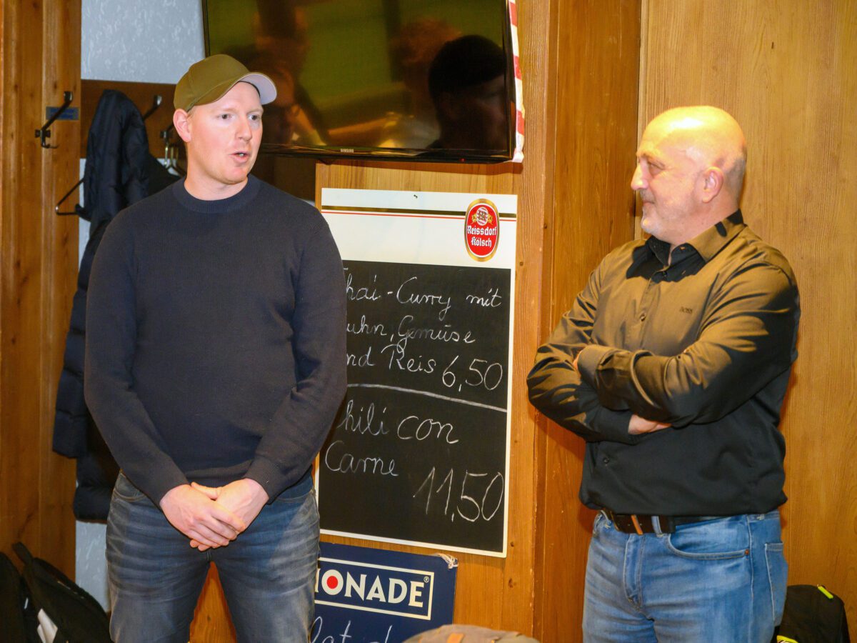 Neuer Cheftrainer Paul Albrecht stellte sich vor – Siegburger ...